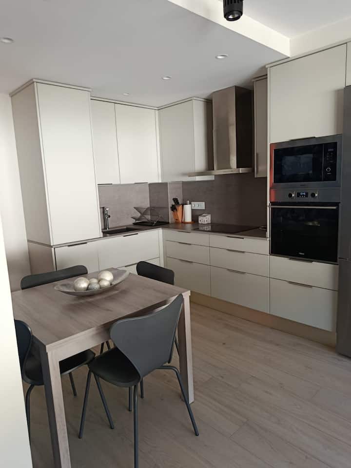 Increíble Apartamento Renovado En Sa Riera! - Begur