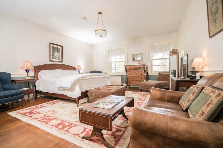 208 - 1834 Master Bedroom - Lewisburg, WV