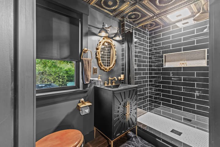 The Velvet Saddle Speakeasy @The Pony Farm Ranch - Smugglers' Notch Resort, Jeffersonville