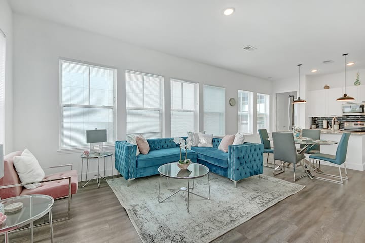 Modern Escape - Atlanta, GA