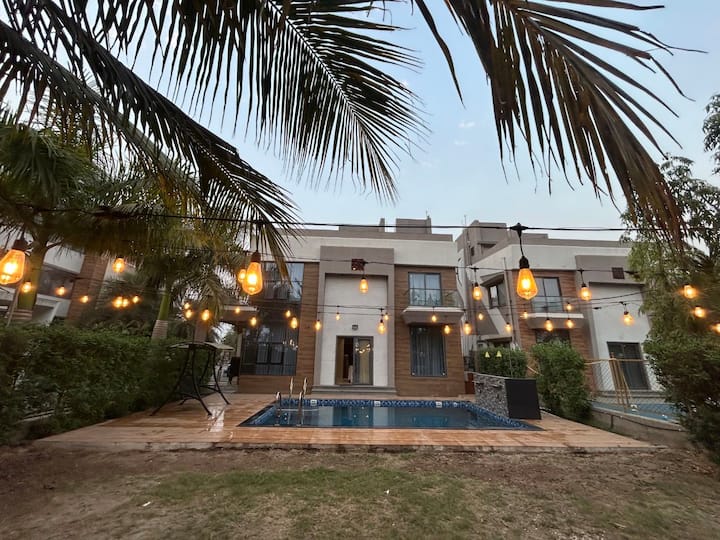 Riverview House With Private Pool - Navsari