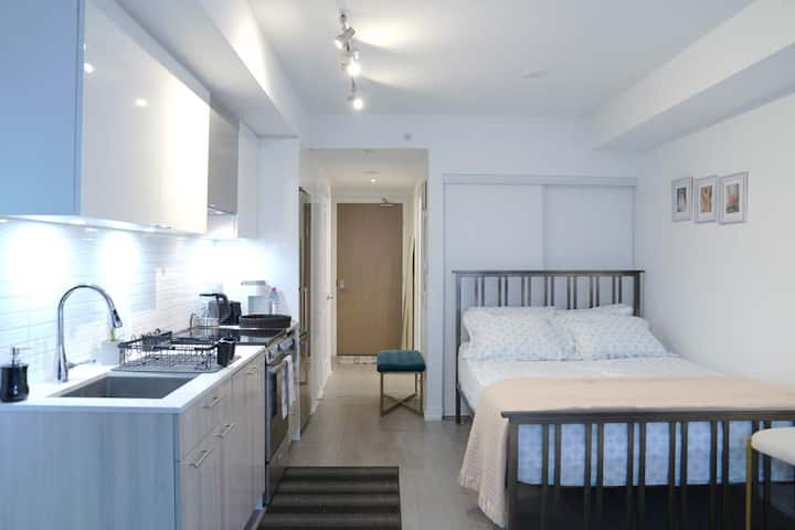 Modern Suite In Garden District | Prime Downtown - Toronto