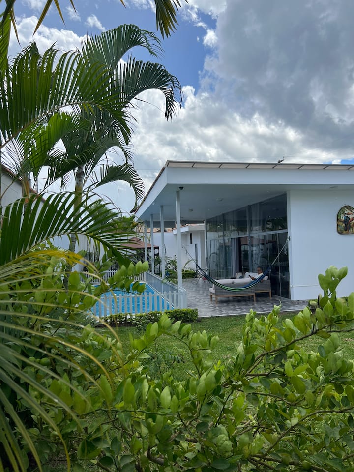 Casa Bonita Isabel Con Piscina - Tarapoto - Tarapoto