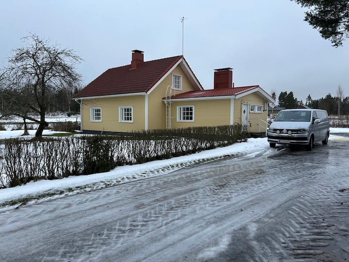 Maalaistalo, Pienessä Kylässä, Vakkilassa. - Huittinen