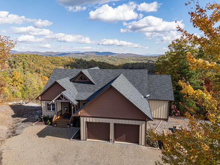 Perfection With Endless Views And Hot Tub! - Murphy, NC