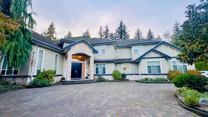 Luxury 6 Beds Home- Perfect For Family - Sleeps 12 - Surrey