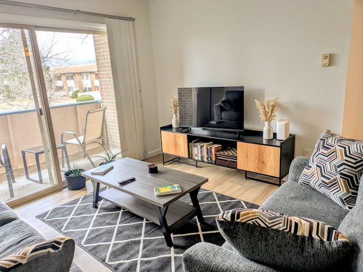 Remodeled 1br With Pool, Hot Tub & Flatirons View - Boulder, CO