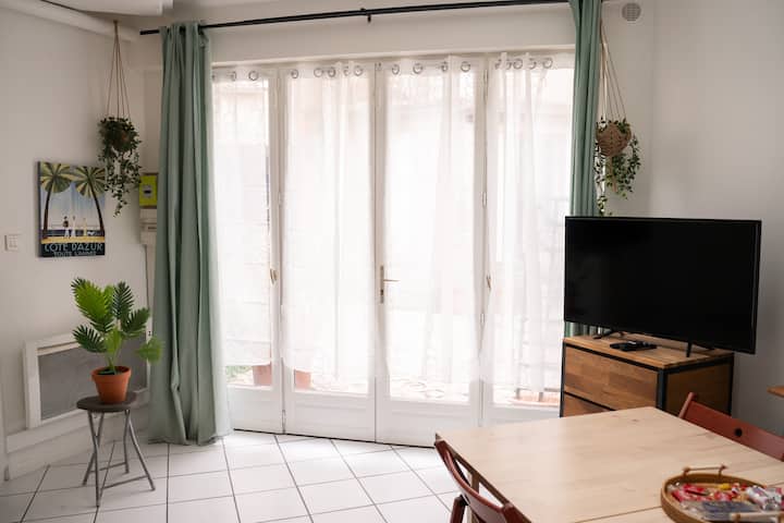 T2 Proche Paris - Stade De France - Métro 13 - Rdc - Saint-Denis, France