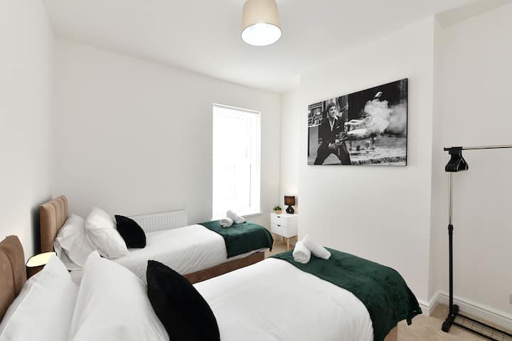 Private 3-bed House | New, Modern Swansea Retreat - Port Talbot