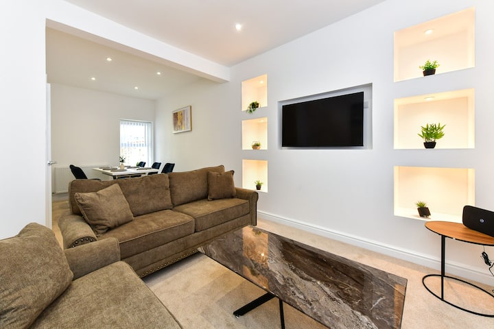 Cozy & Spacious 3 Bedroom In Port Tennant, Swansea - Swansea