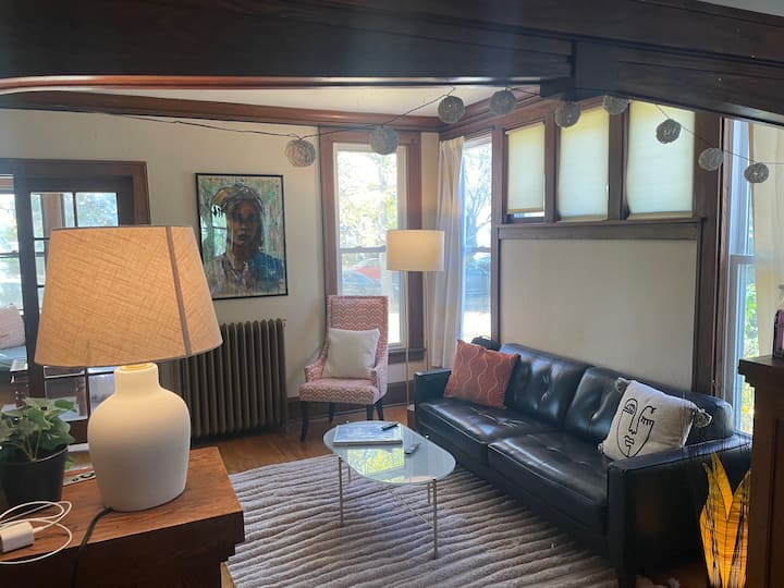 1703 St. Clair, Charming Unit Near Macalester - Saint Paul, MN