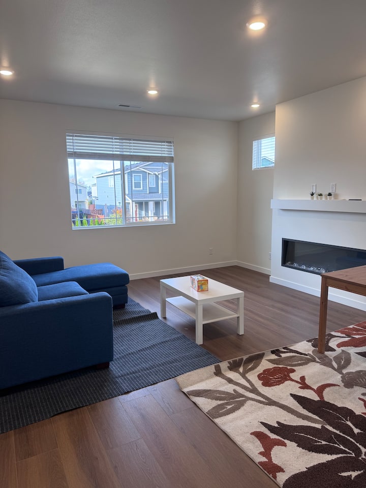 Comfortable Quiet 3b/3b Home In Marysville - Marysville, WA