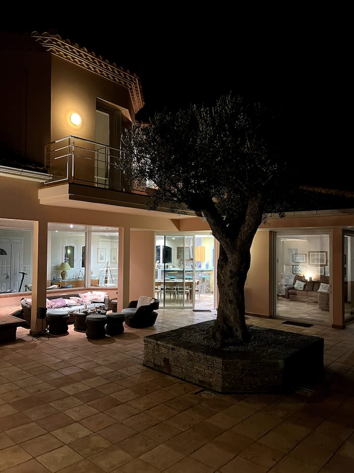 La Pink House Family - Port-la-Nouvelle