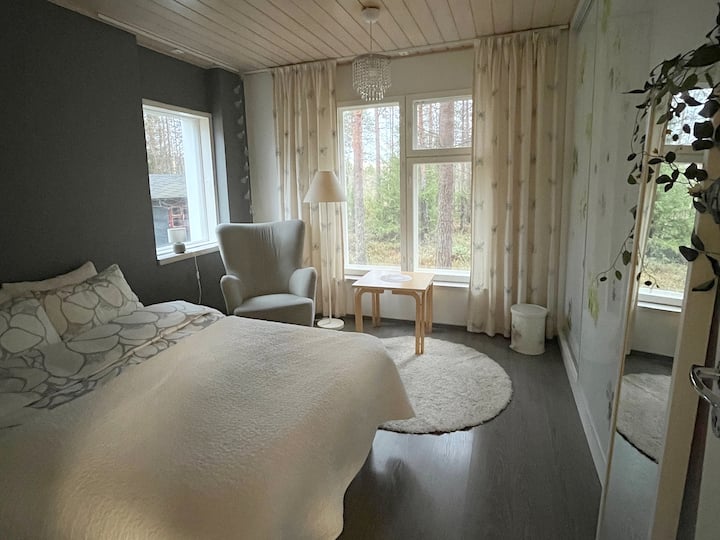 B&b Family Teppo: Lumi Room In Local Home - 로바니에미