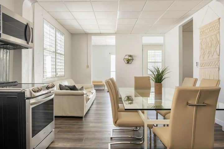 225) 9 Bedroom Complex | Pool | Art Wall - Puerto Rico