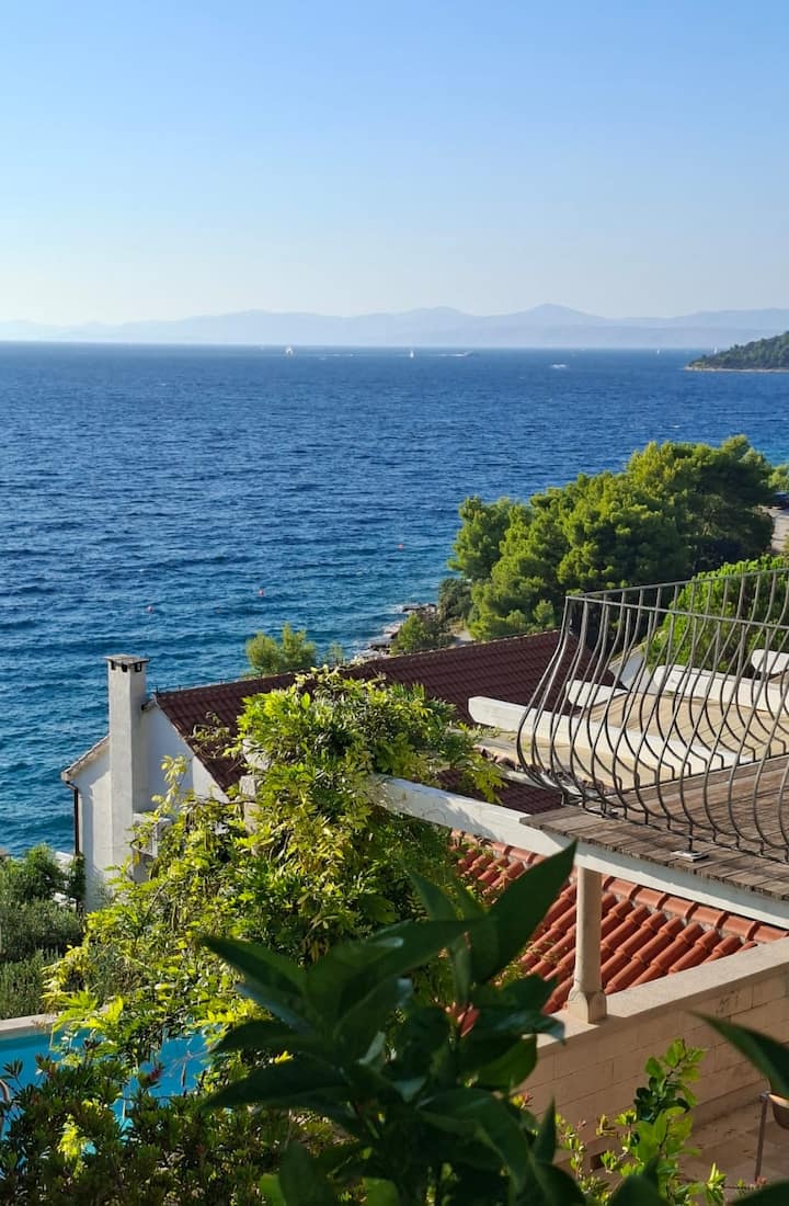 Ferienhaus Mit Pool Und Meerzugang - Sutivan