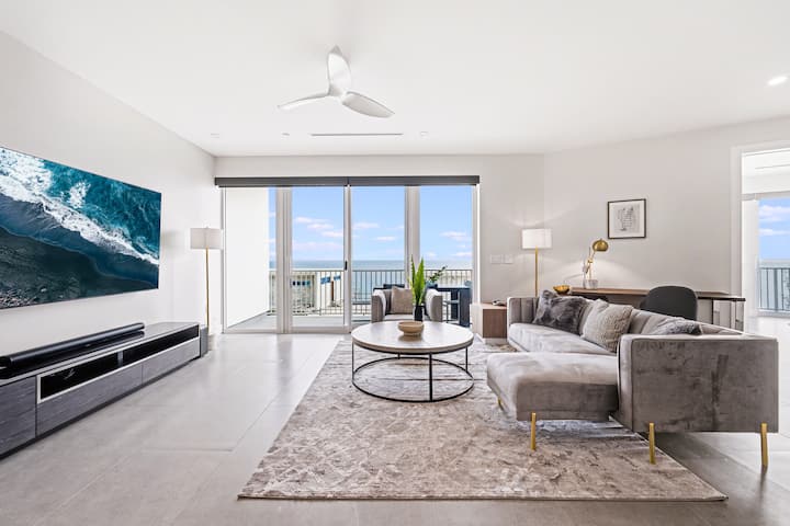 Point West - 3 Bedroom Ocean View #204 - Cayman Islands