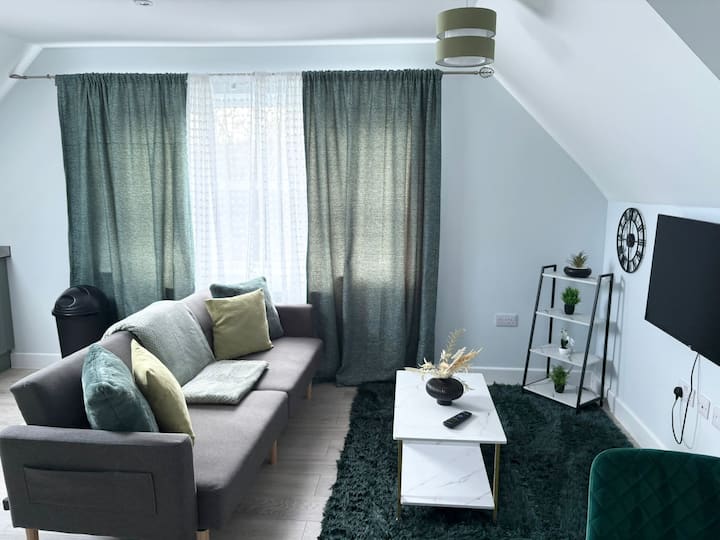 Central 2br Home W/ Parking Near Ferry - Dover