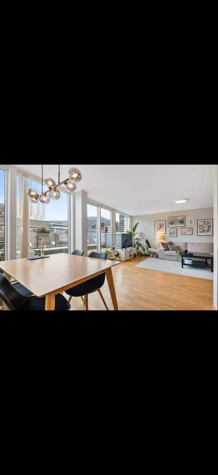 Lys Leilighet | Stor Terrasse | Heis | Sentralt - Bergen
