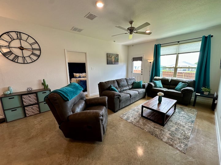 New Beautifully Furnished 3br/2ba Duplex - テンプル, TX