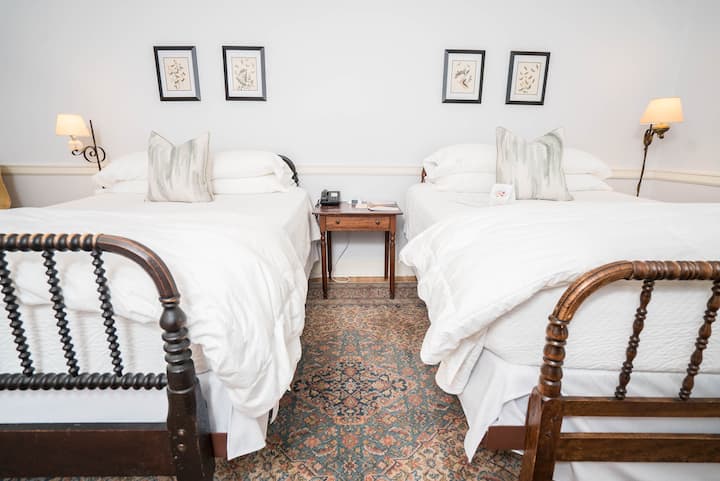 220 - Mary Milton - 2 Queen - Lewisburg, WV