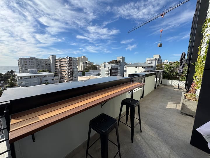 Stylish Apartment With Ocean & Lion’s Head Views - Cape Town