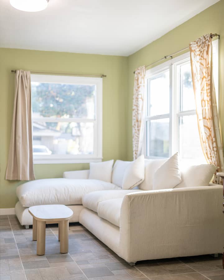 Monrovia Cozy 3 Beds & 2 Bath Home - Monrovia, CA