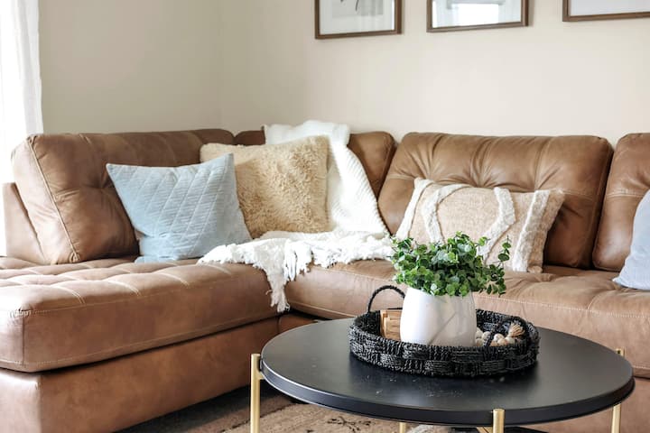 Little Green Farmhouse - Granville, OH