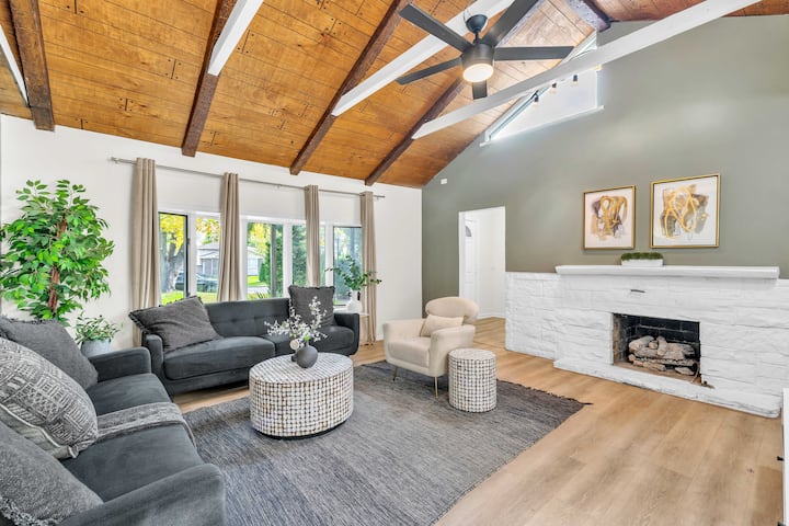 Elmhurst 3br Near O'hare & Downtown Pets Welcome ! - Elmhurst, IL