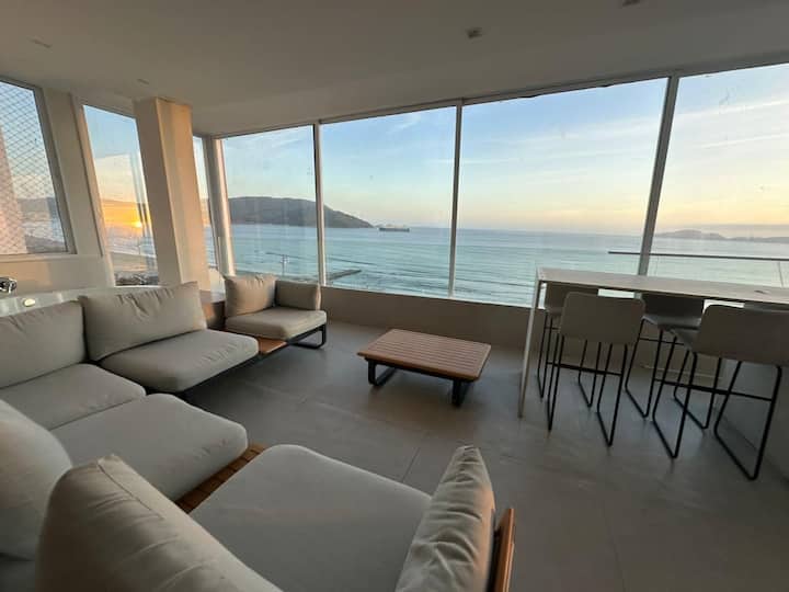 Apartamento De Frente Para O Mar – Praia Do Embaré - Santos