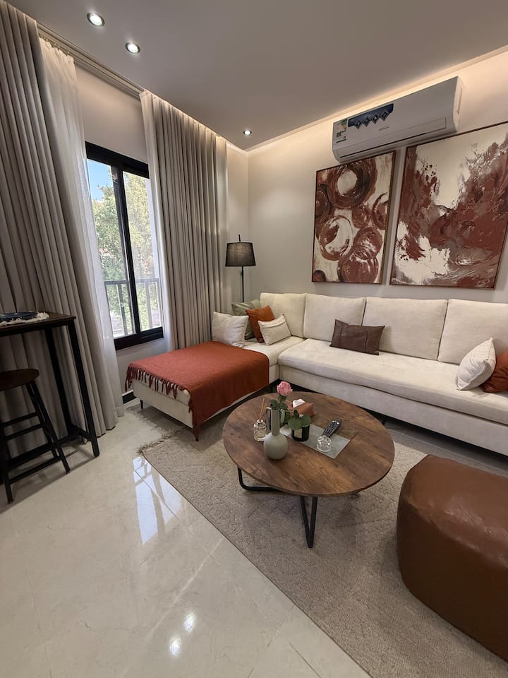 شقة فندقية غرفة وصالة • دخول ذاتي •الدائري الشمالي - Riad