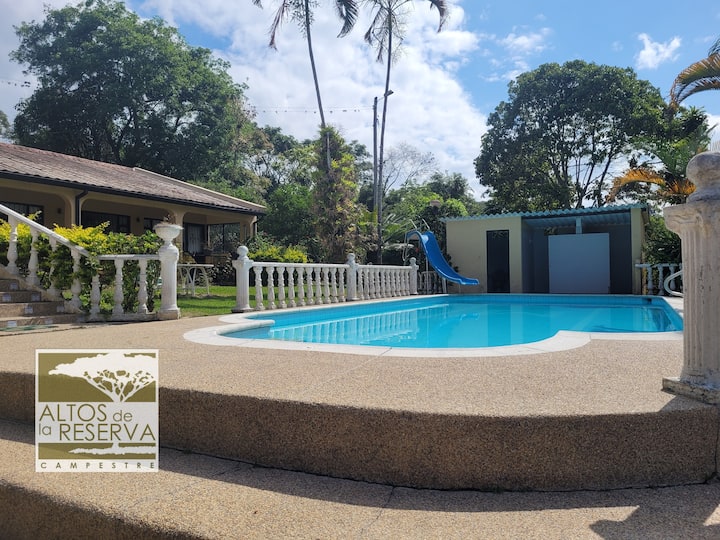 Casa Campestre, Alojamiento Con Piscina Y Kiosco - La Mesa