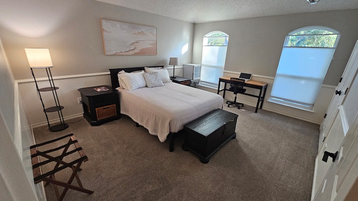 Charming Oversized Room Near Dfw Airport - Grapevine, TX