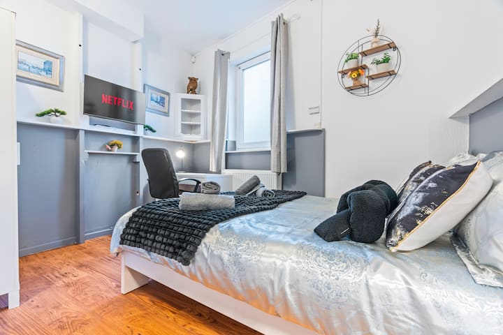 Contractors Welcome, Free Parking, Free Wi-fi - Nottingham