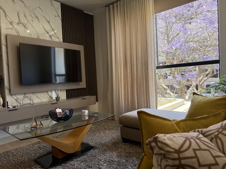Tranquil Urban Stay - Heart Of Rosebank - Johannesburg