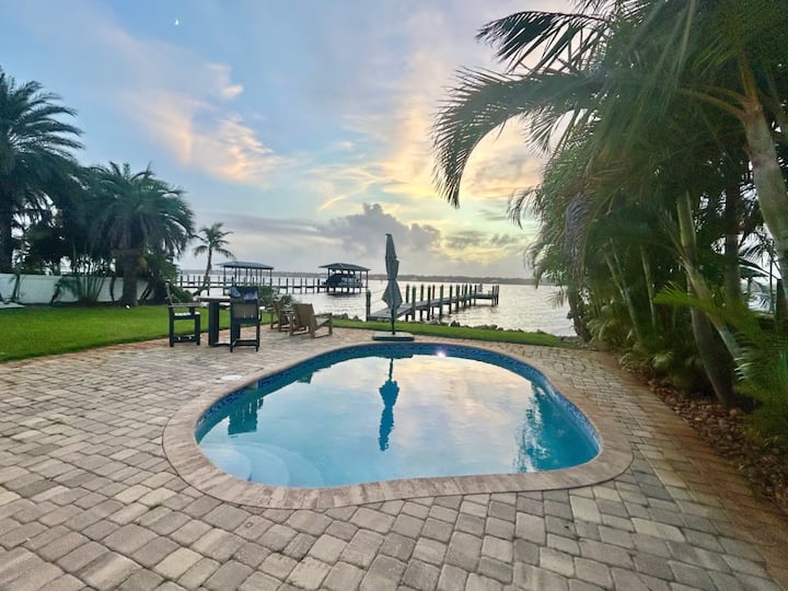 Sunset Sanctuary On The Intercoastal River - Ormond-by-the-Sea, FL