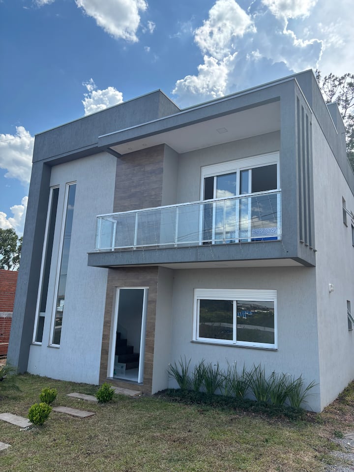 Casa Em Local Tranquilo E Próximo Ao Centro - Bento Gonçalves