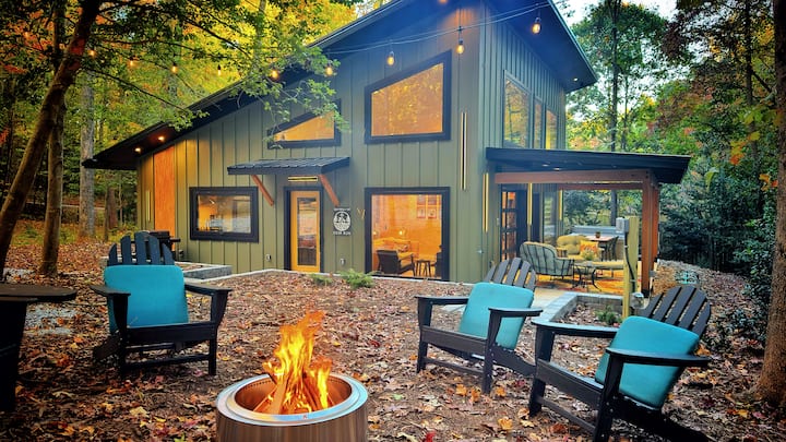 Modern Cottage In The Woods W/ Hot Tub & Firepit - Travelers Rest, SC