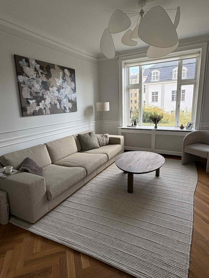 Elegant Apartment In Central Frederiksberg! - Copenhague