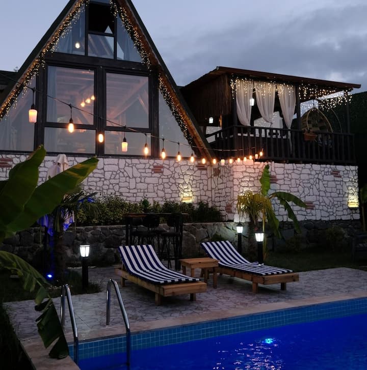 ŞıK Tasarımlı Lüks Villa - Sapanca