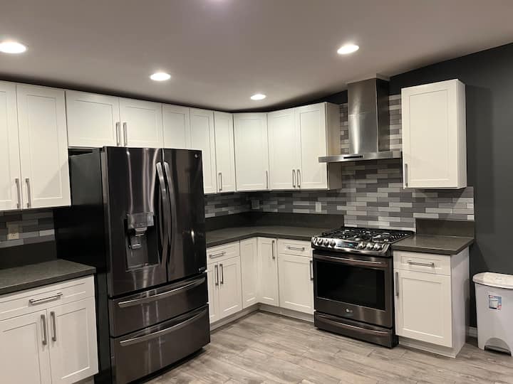 Modern Desert City Retreat - Lancaster, CA