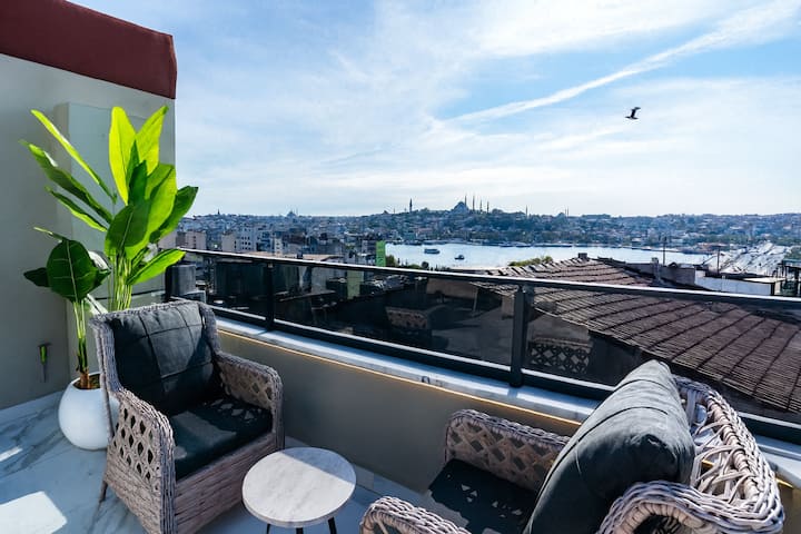 Olvia Suites Muhteşem Manzaralı Teras Katı Daire - Fatih