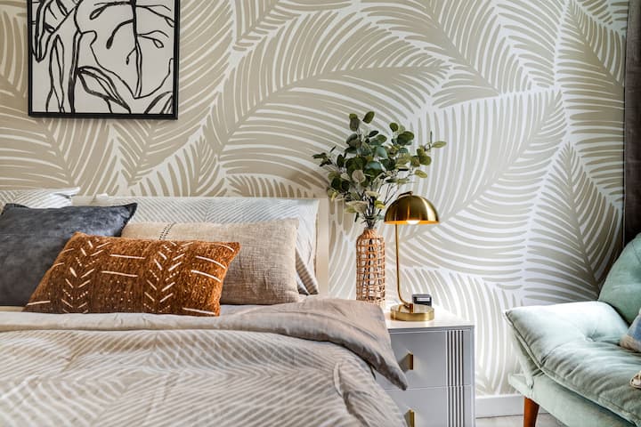 1 Block From The Beach+free Parking! - Honolulu, HI