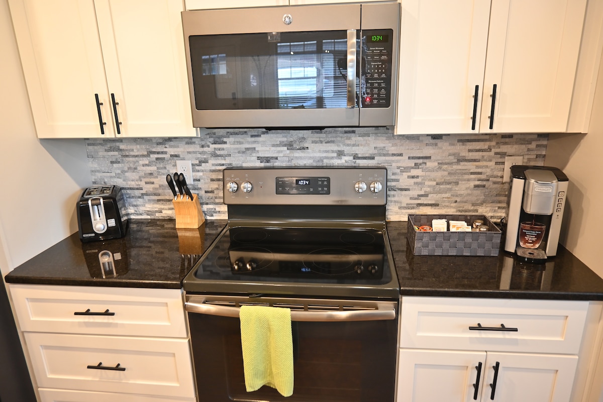 Pisgah Mntn Modern Lux 2BR/2B w F place, Asheville - Airbnb