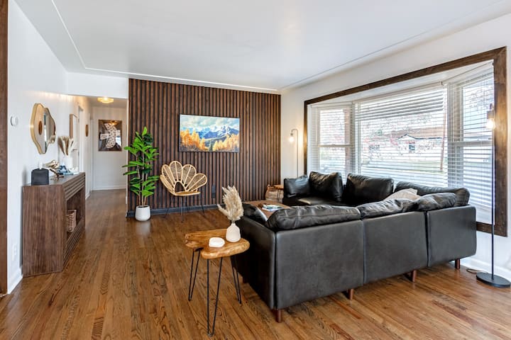 Kid+pet Friendly | Game Room | Fire Pit | Mural - Thornton, CO