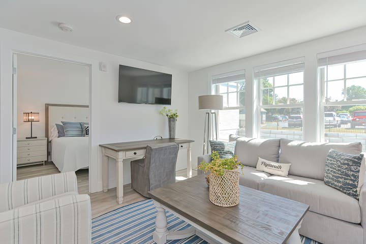 Luxury One Bedroom Condo On Plymouth Waterfront - Nelson Beach, MA