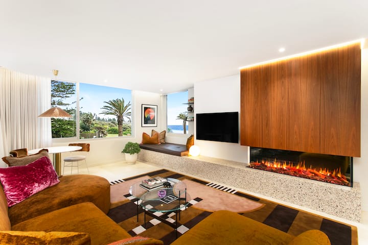 Sunny Beachside Getaway. - Narrabeen