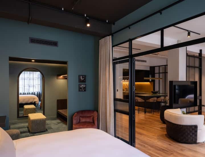 Luxe Executive Sanctuary | 2 Bed 2 Bath | Suite - Auckland