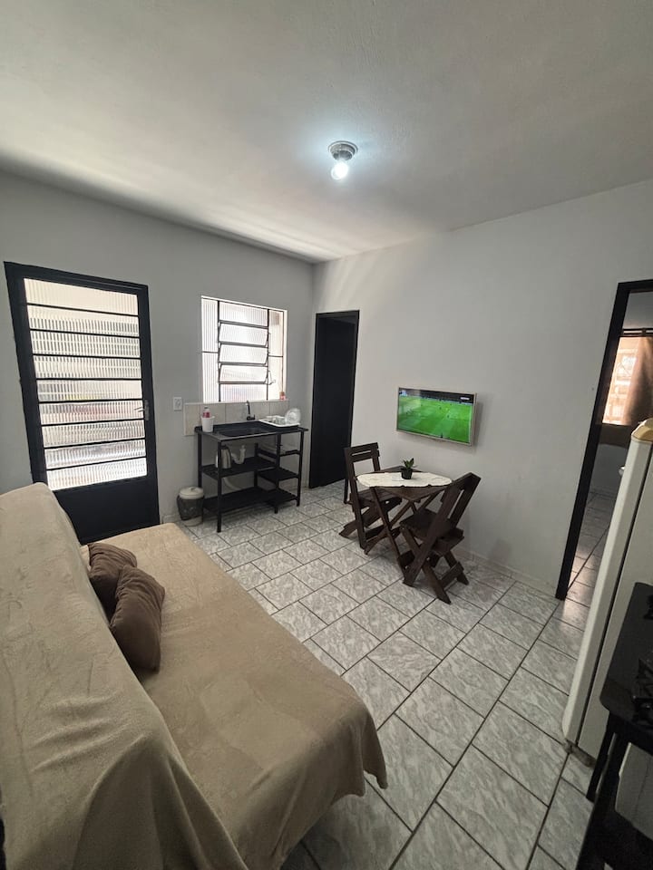 Ap2: 2 Quartos Próx Aos Quartéis E Hospital Reg - Santa Maria