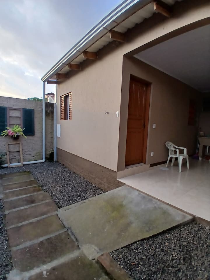 Apartamento
Mobiliado C/ Ar Condicionado. - Dois Irmãos